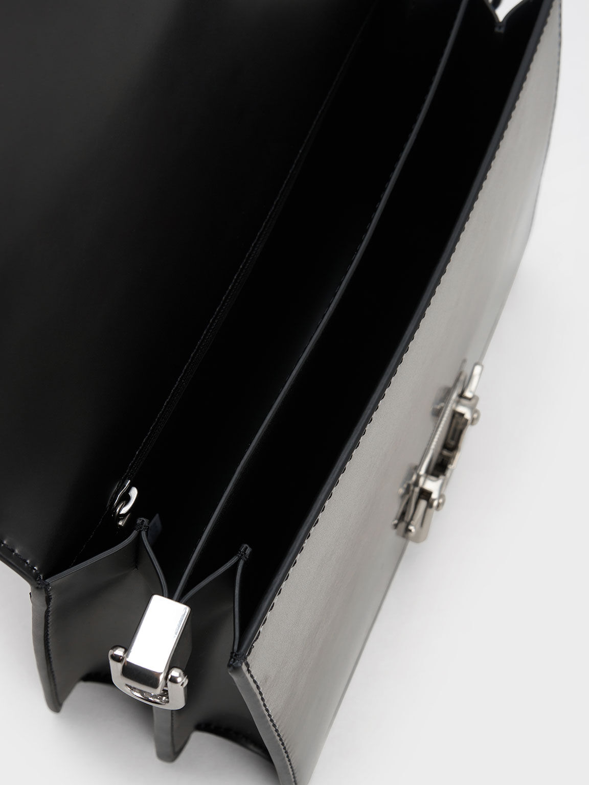 Nhỏ nhưng đầy phong cách | CHARLES & KEITH VN