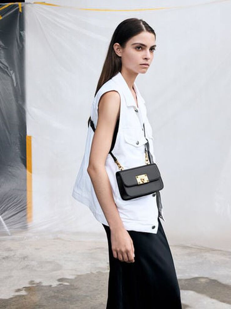 Túi xách tay nữ hình chữ nhật Metallic Turn Lock black - CHARLES & KEITH VN