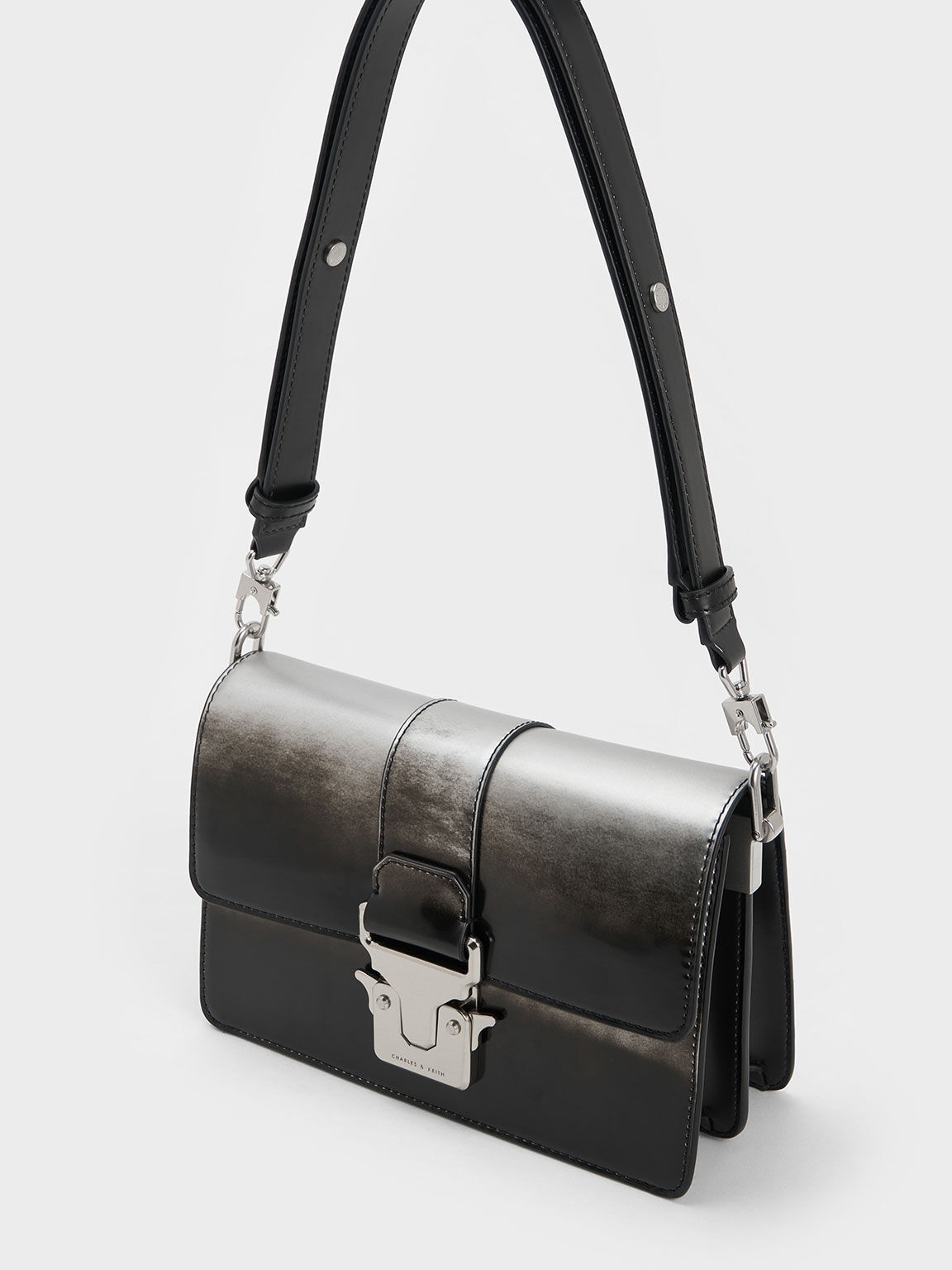 Nhỏ nhưng đầy phong cách | CHARLES & KEITH VN